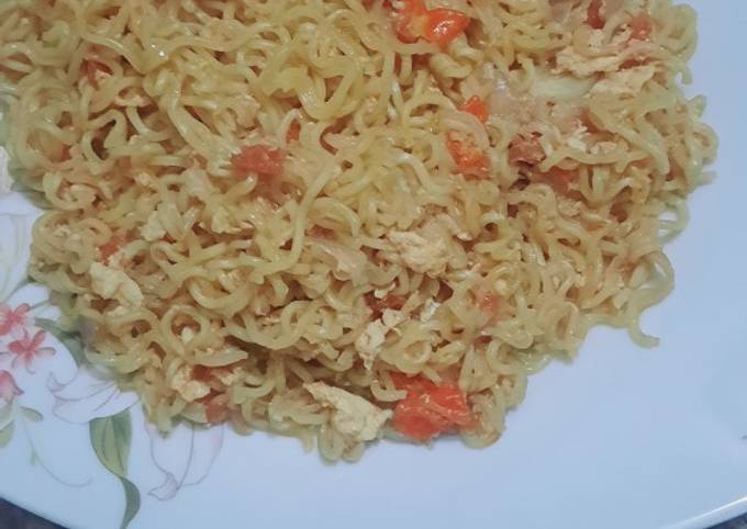 My dad's special indomie and scrambled egg Recipe by Abdulsalam ...