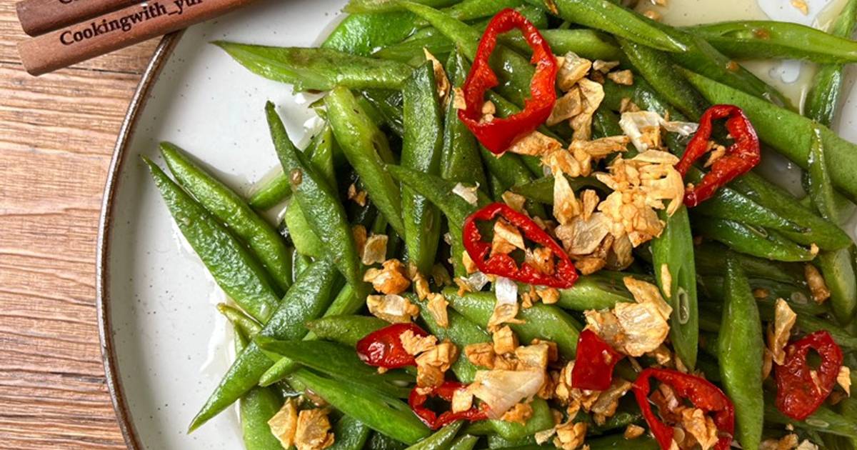 Runner bean with crispy garlic, salt, chilli and pepper🌶 🧄 Recipe by ...