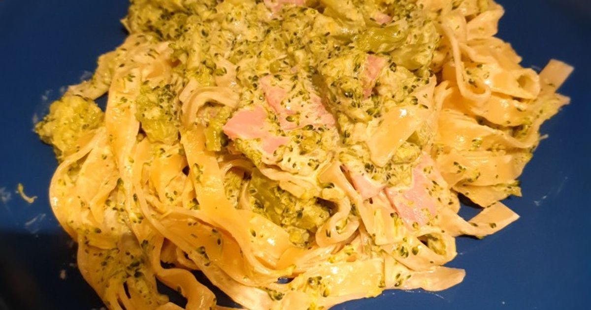 Tagliatelle With Broccoli, Cream And Ham Recipe by Roberto - Cookpad