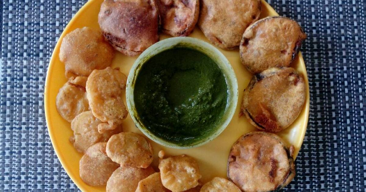 Baingan aur aloo ke pakode Recipe by Devashish Sutradhar - Cookpad