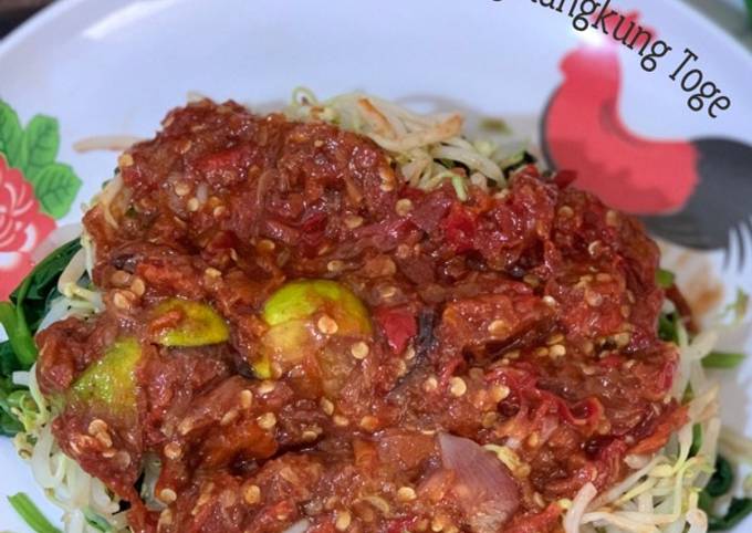 Resep Plecing Kangkung Toge oleh Mitha Angelya Malik - Cookpad