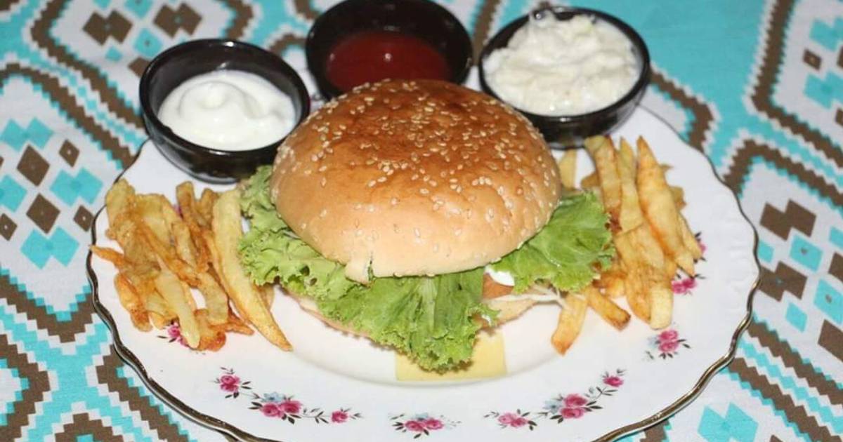 Chicken Pattie burgers with fries and coleslaw 🤩 🤩 Recipe by Maryam ...