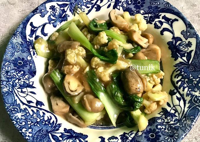 Resep Tumis Kembang Kol Jamur oleh tunik 🍀 - Cookpad