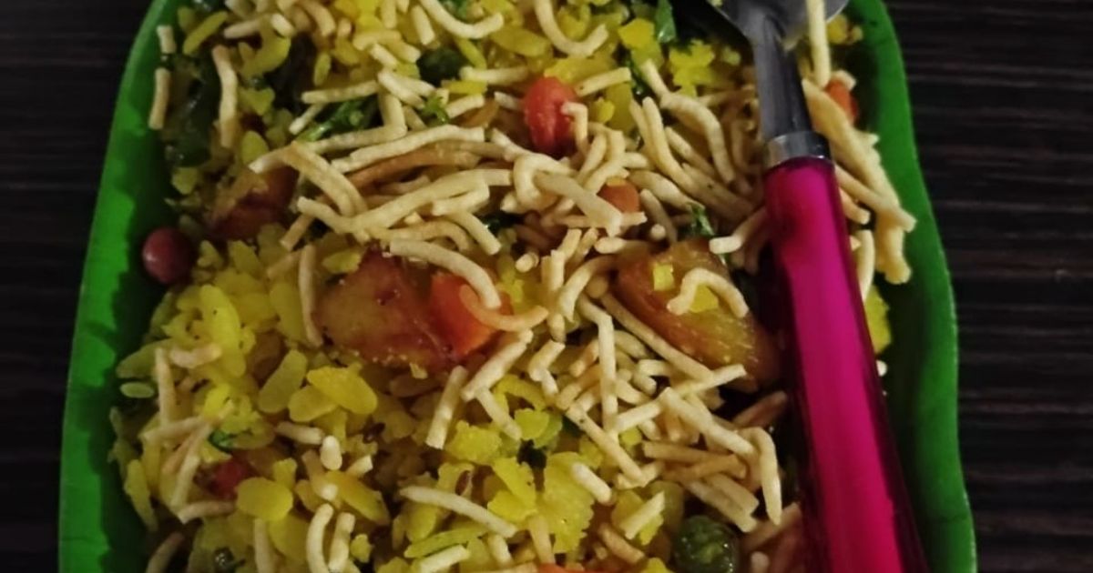 Veg Poha (Bateta Poha) Recipe by Heena Jani - Cookpad