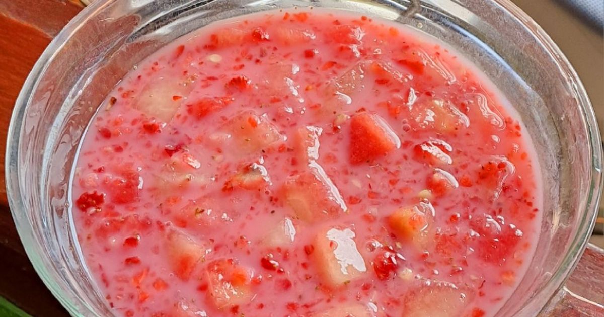 Resep Es Strawberry Semangga Susu Endesss oleh Devi Dirgaa - Cookpad