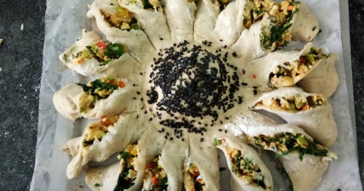 Flora's Kitchen દ્વારા રેસીપી સન ફ્લાવર બ્રેડ (Sunflower Bread Recipe ...