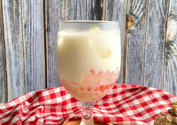 Resep Es Sagu Mutiara Susu Nata De Coco oleh Rini Dwi Astuti - Cookpad