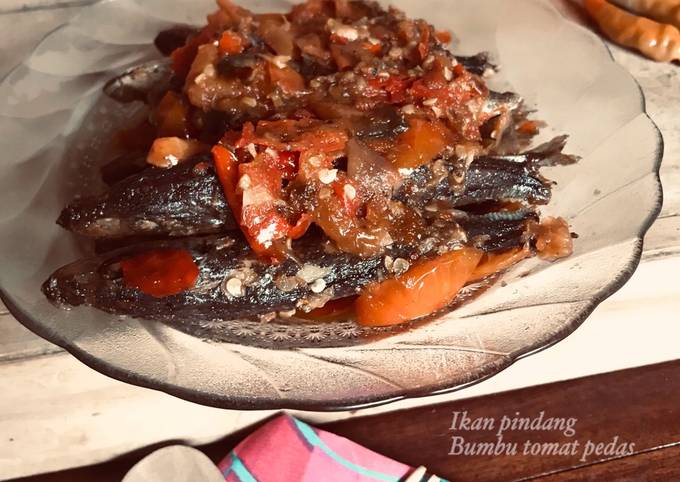 Resep Ikan Pindang Bumbu Tomat Pedas Oleh Anif Agustina Cookpad