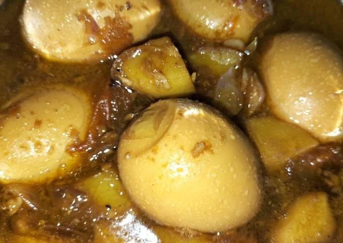 Resep Semur telur dan kentang oleh Sri Eka Prawati - Cookpad