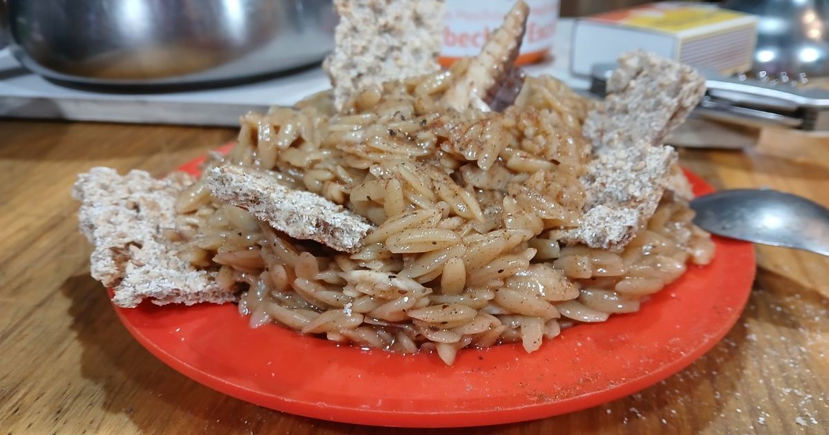 Cocina De Subsistencia: Orzo Con Caballa En Aceite Y Pimentón Receta de ...