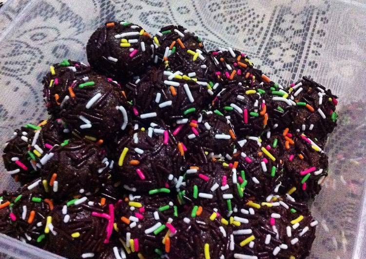Resep Cadbury chocoball oleh Fadhila Fathurachmi - Cookpad