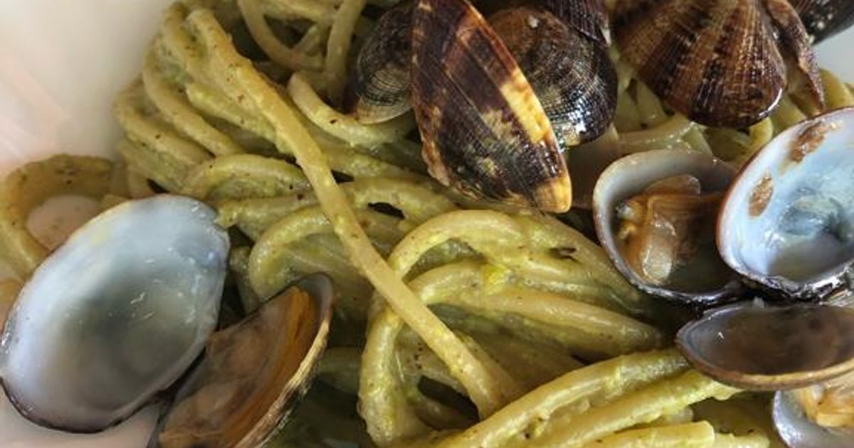 Spaghetti With Clam Sauce And Pistachio Pesto Recipe By Eleonora Amato