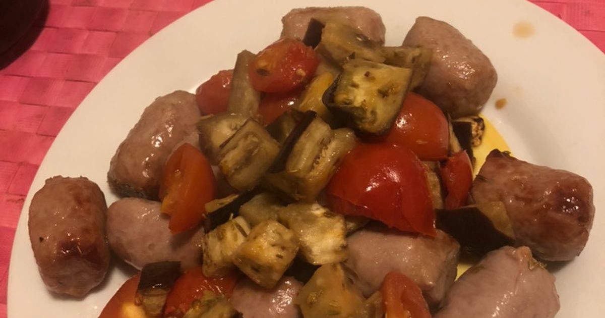 Ricetta Salsiccia, Patate E Melanzane Al Forno di Maria Antonietta ...