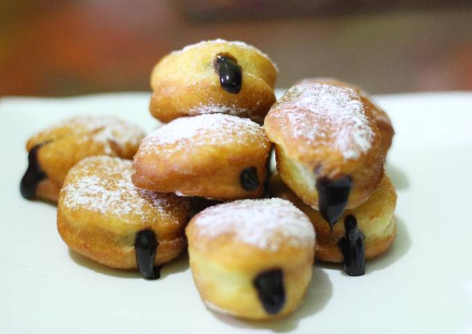 Resep Roti goreng isi / Bomboloni isi coklat oleh Riana Madundi - Cookpad