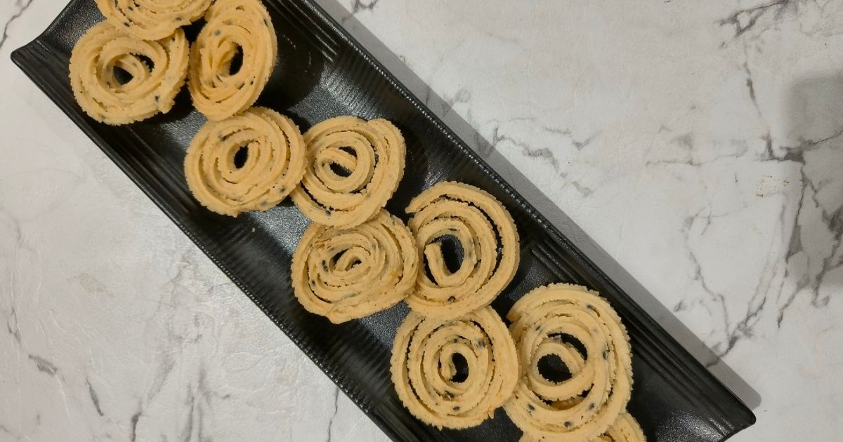 Urad Dal Chakli Recipe by Hetal Poonjani - Cookpad