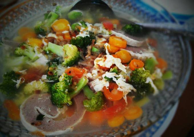 Resep Sup Brokoli Galantin (Rolade Ayam) oleh Theresia Yessi - Cookpad