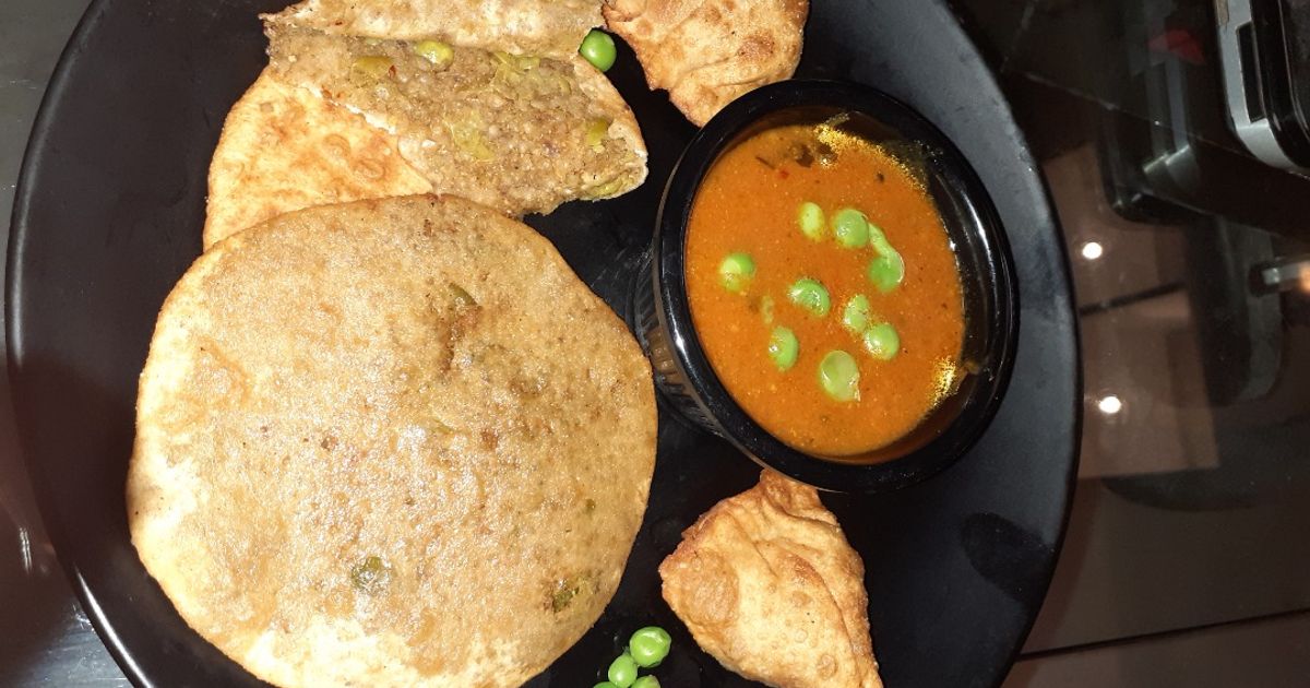मटर दलिया कचौड़ी टमाटर झोल (Matar Dalia Kachori Tamatar Jhol Recipe In ...