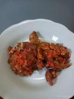 Resep Ayam Geprek Pedas Ala Bensu oleh Diah Pramudita - Cookpad
