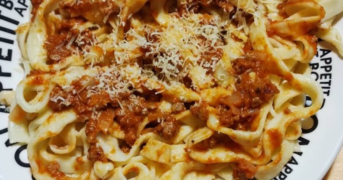 Fideos caseros con salsa bolognesa Receta de Micaela Goncalves- Cookpad