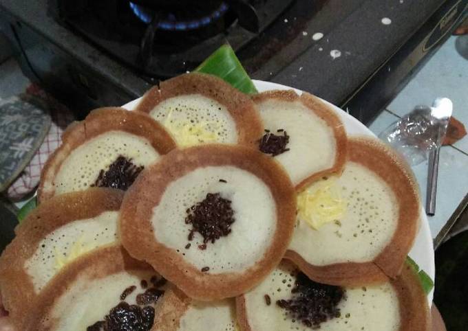 Resep Serabi homemade (coklat, keju) oleh vero nica - Cookpad