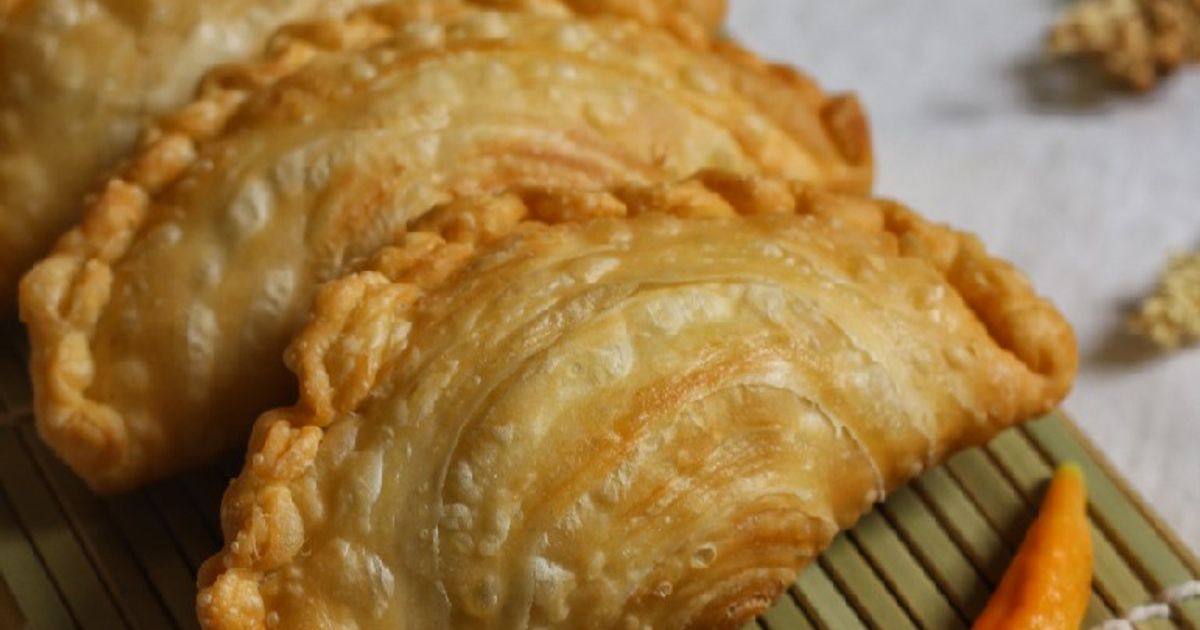 Resep Curry Puff Ayam Jagung oleh herlin wulan - Cookpad