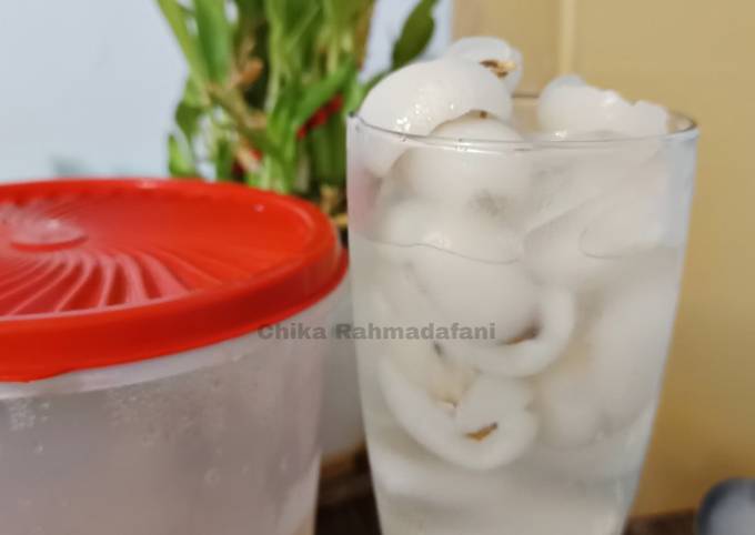 Resep Es Setup Rambutan oleh Chika Rahmadafani - Cookpad