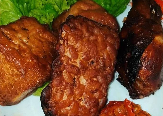 Resep 33. Ayam, Tahu, Tempe Bacem oleh Elsa - Cookpad