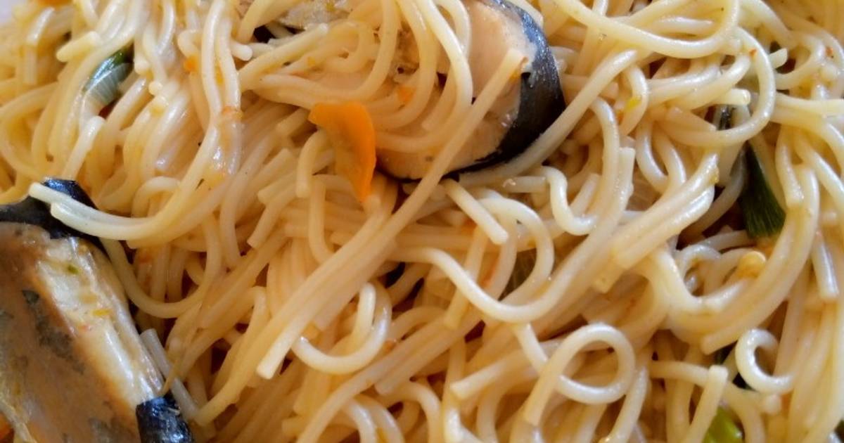 Spaghetti jollof Recipe by Mrs Hayatudeen Kitchen - Cookpad