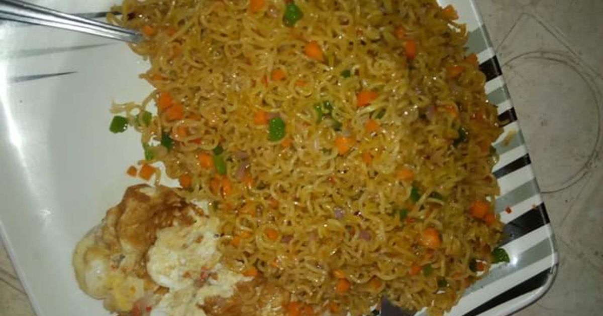 Spicy Indomie With Fried Egg Recipe by Hashal Anani - Cookpad