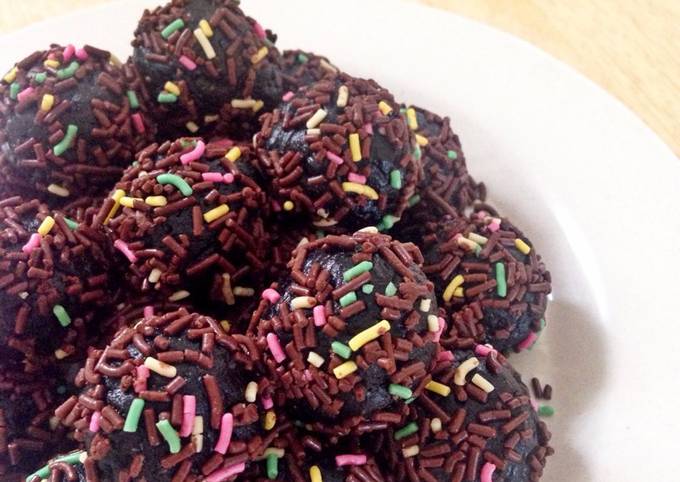 Resep bola bola oreo oleh rizkavidya - Cookpad