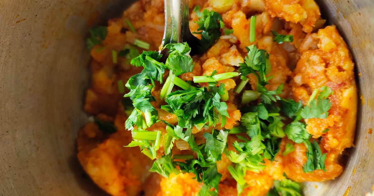 सुखी आलू की सब्जी (Sukhi Aloo Ki Sabzi Recipe In Hindi) रेसिपी बनाने की ...