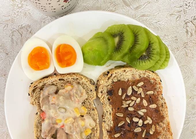 Healthy breakfast toast Recipe by Jeerapa K. - Cookpad