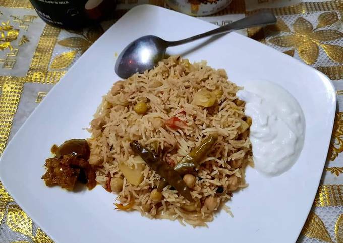 🌹🌹 Spicy Chana Aloo Tihari 🌹🌹 Recipe by Naila Asif - Cookpad