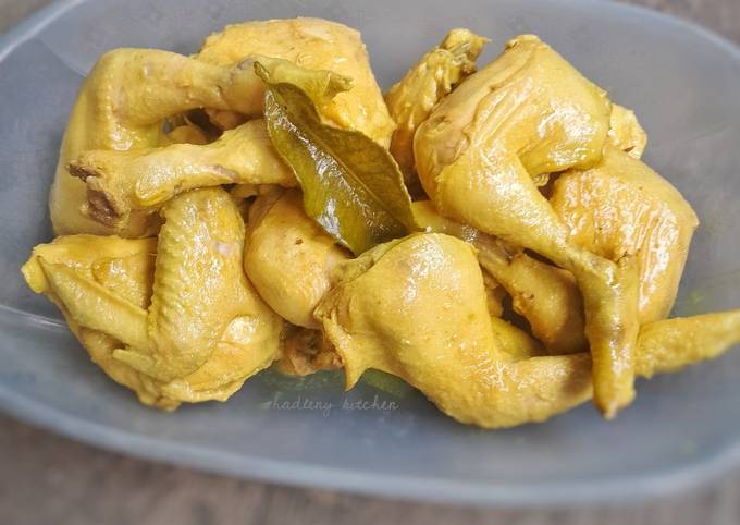 Resep Ungkep Ayam Bumbu Kuning Daun Jeruk Oleh Hadleny Kitchen Cookpad