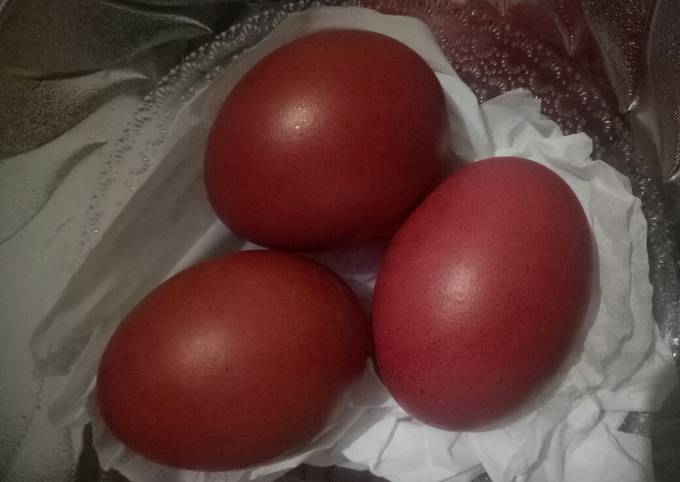 Resep Telur merah ulang tahun oleh Calcarclay's Kitchen - Cookpad