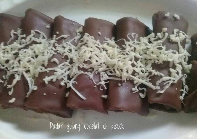 Resep Dadar gulung cokelat isi piscok oleh Tati Noerh - Cookpad