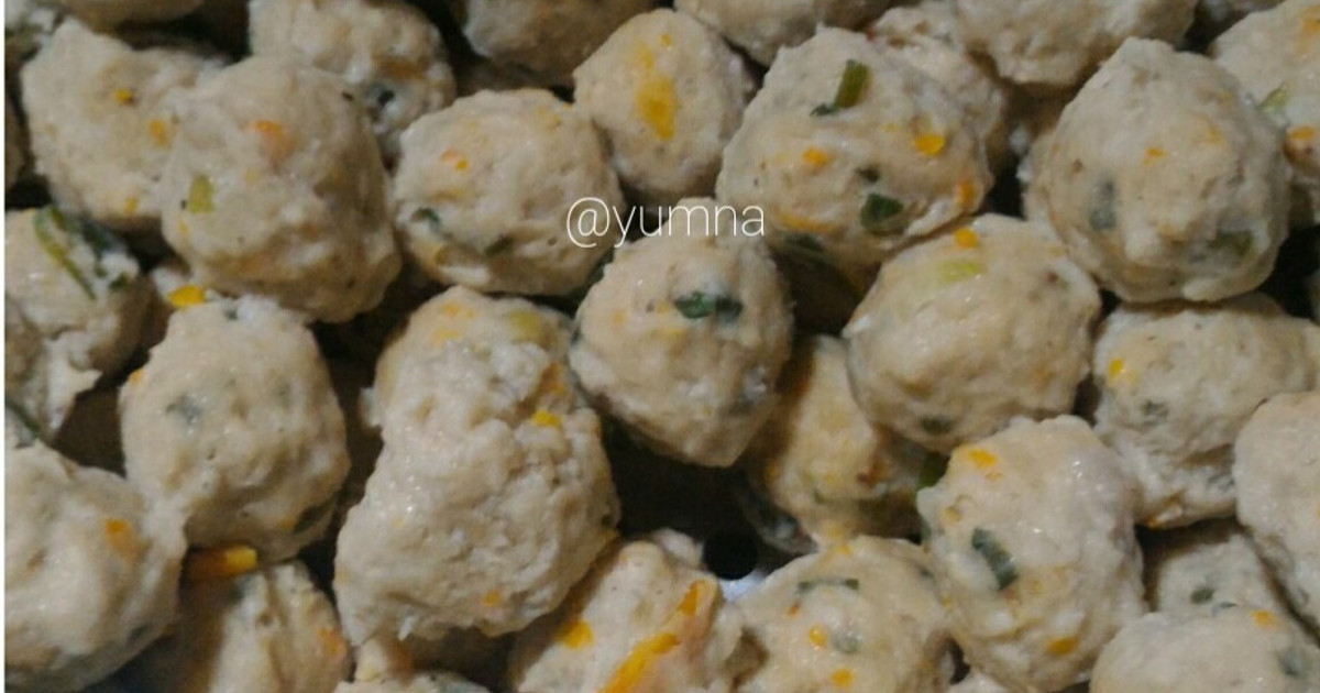 Resep Bakso Ayam Mix Sayuran oleh Yumna Mumtazah - Cookpad