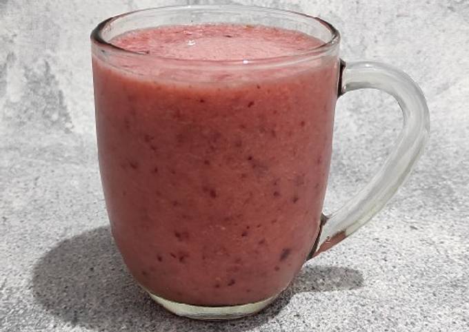 Resep Jus strawberry + anggur oleh Maretha - Cookpad