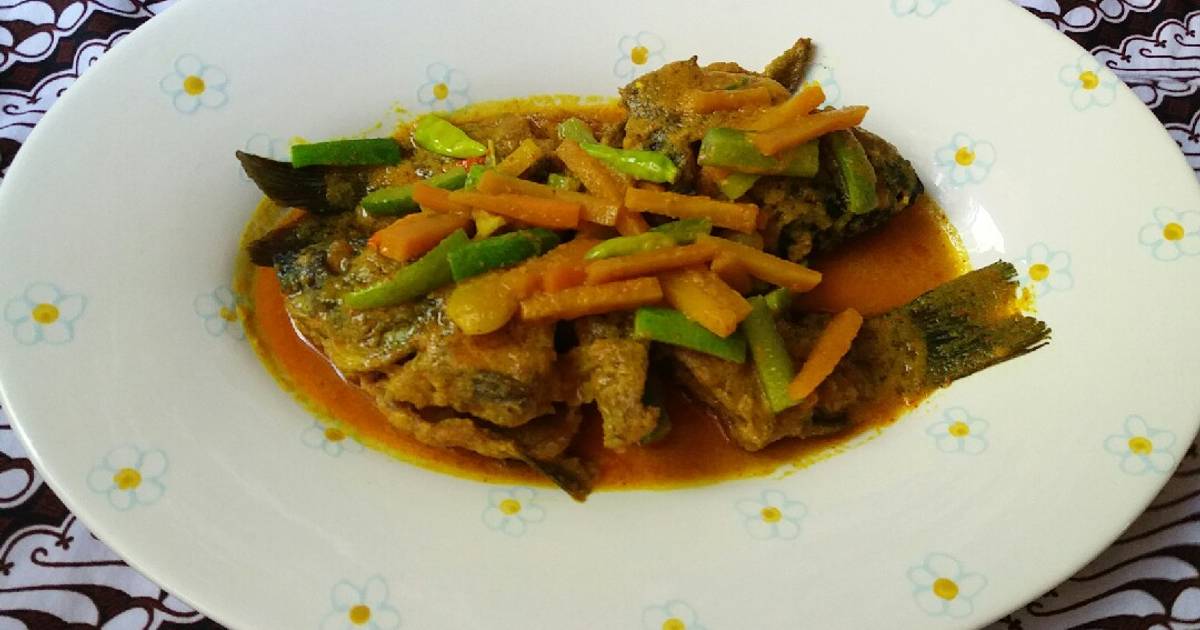 Resep Ikan mas acar kuning oleh raniansyah - Cookpad