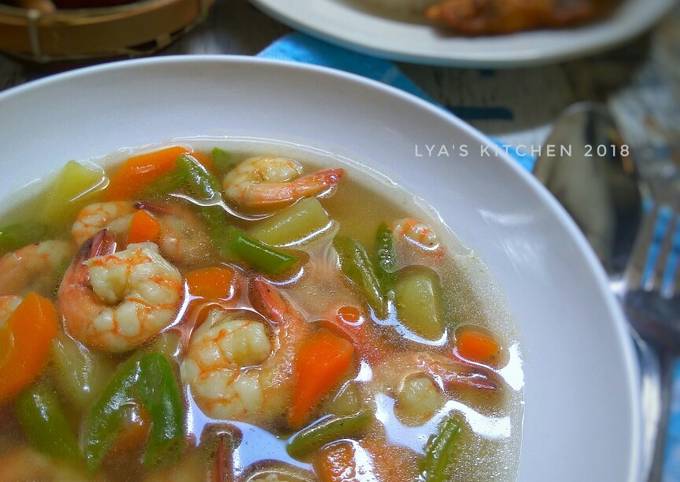 Resep Sup Sayur Udang Sederhana oleh Lya Zahira - Cookpad