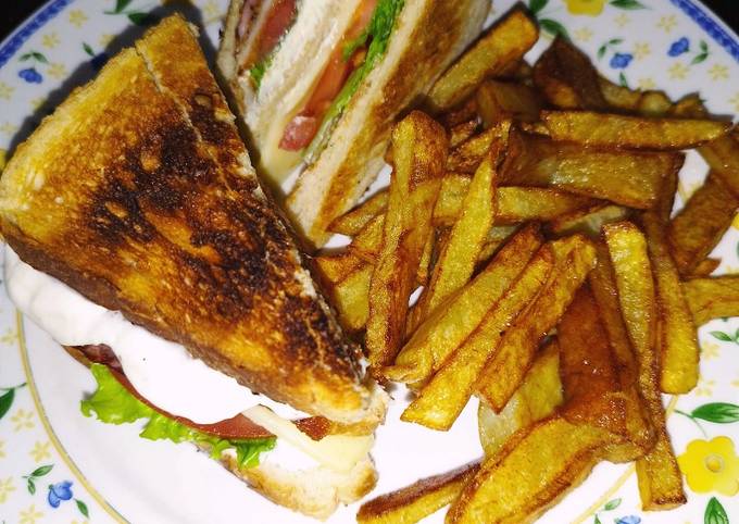 Crispy club sandwich με κοτόπουλο συνταγή από τον/την Εύη Μπαγιωνέτα ...