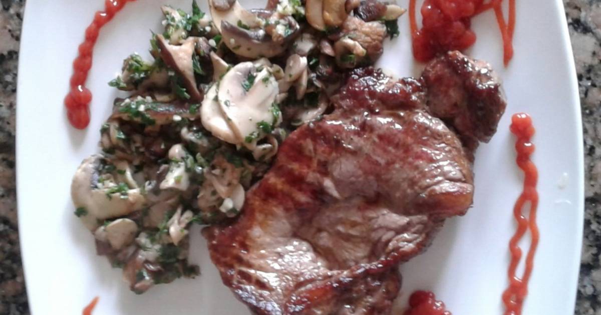 Bife a la plancha, con provenzal de champignon y shitaki Receta de Ariel Tinaglini- Cookpad