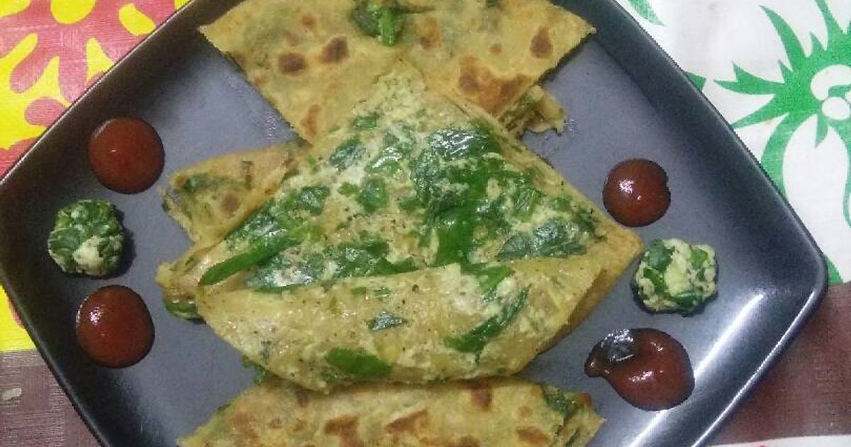 Palak Cheese Paratha Recipe by Suman Baid - Cookpad