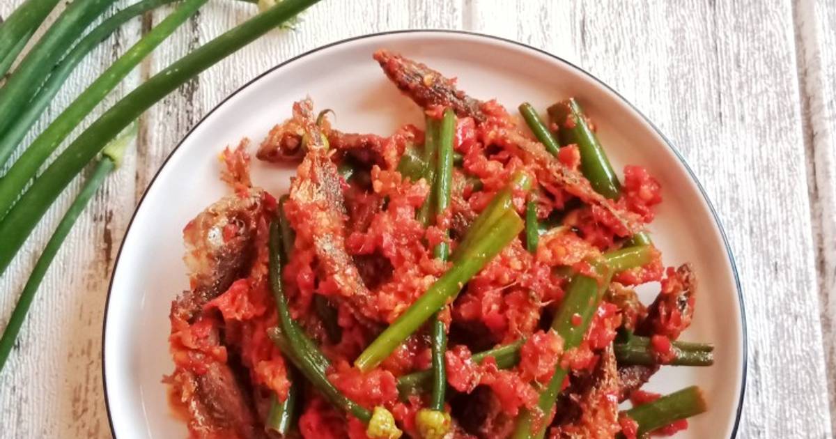Resep Goreng Taneman Bunga Bawang Balado oleh KasMira - Cookpad