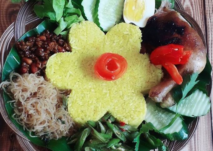 Resep Nasi Kuning MagicCom Lengkap oleh Priska Koes - Cookpad