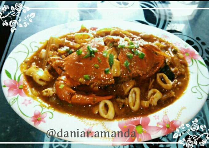 Resep Kepiting Cumi Saos Padang oleh daniar.amanda - Cookpad