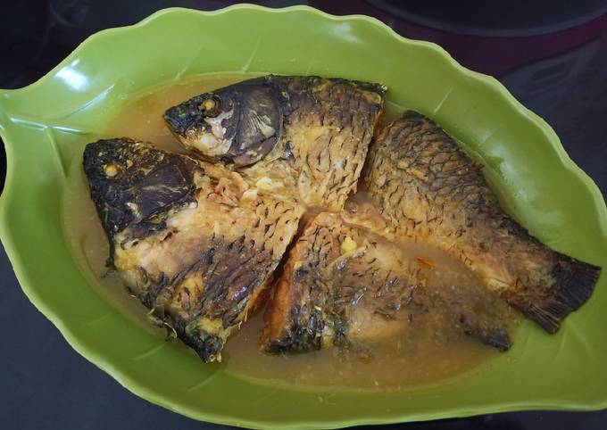 Resep Ikan Mas Masak Kuah Kuning oleh Nur Ekayanti - Cookpad