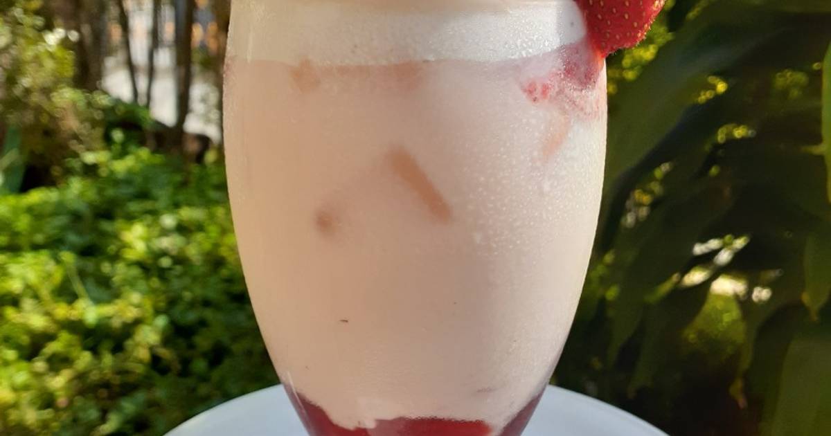 Resep Korean strawberry milkshake oleh Leylita Kesty Hardjiyantie - Cookpad