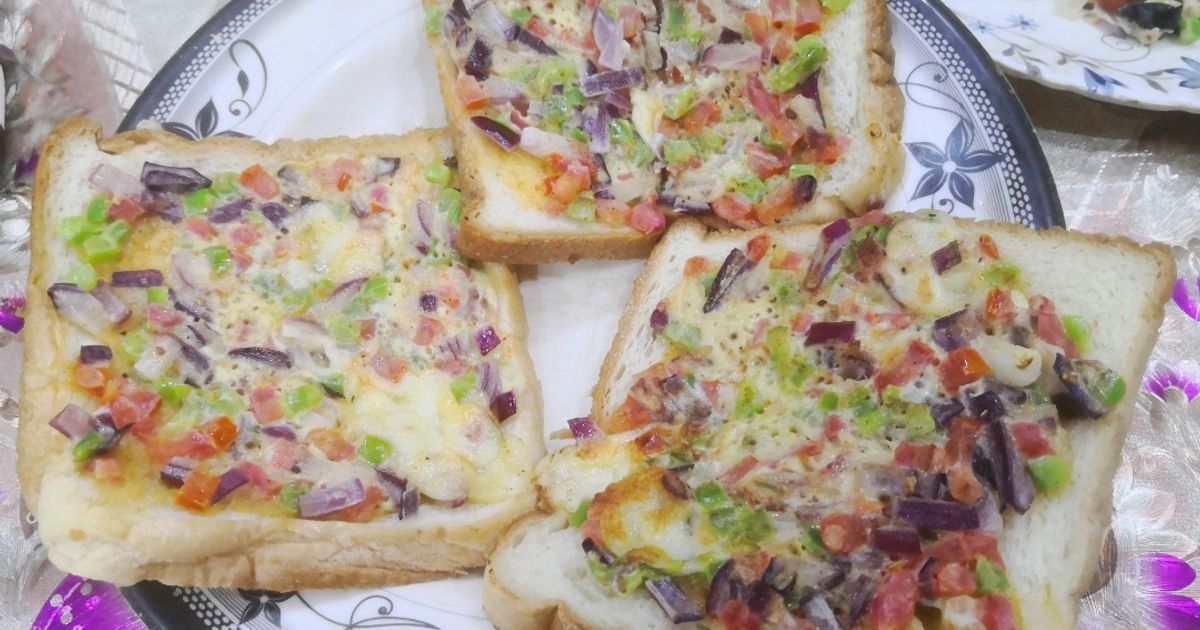 Pizza Omlat Sandwich Recipe by Shama Rashid - Cookpad