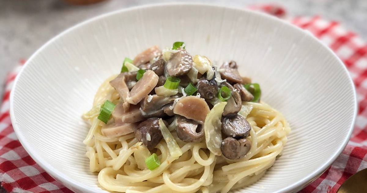 Resep Spaghetti saus jamur sosis oleh Rista Arletta - Cookpad